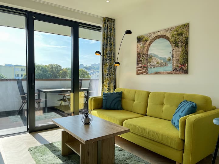 Luxury City Retreat With Terrace - Kassa