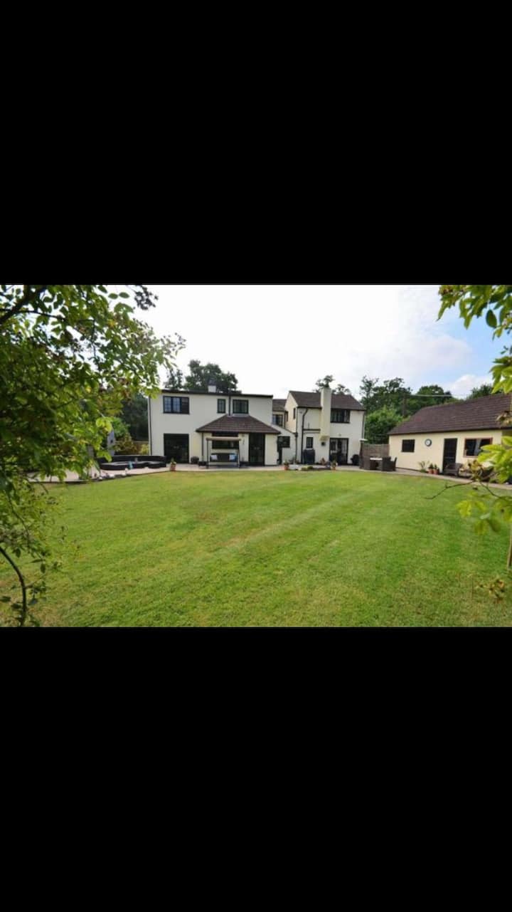 Delightful Detached 5 Bed House Country House - Farnham