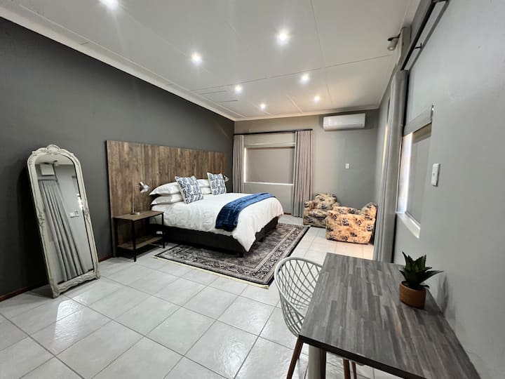 Modern Apartment - Kimberley