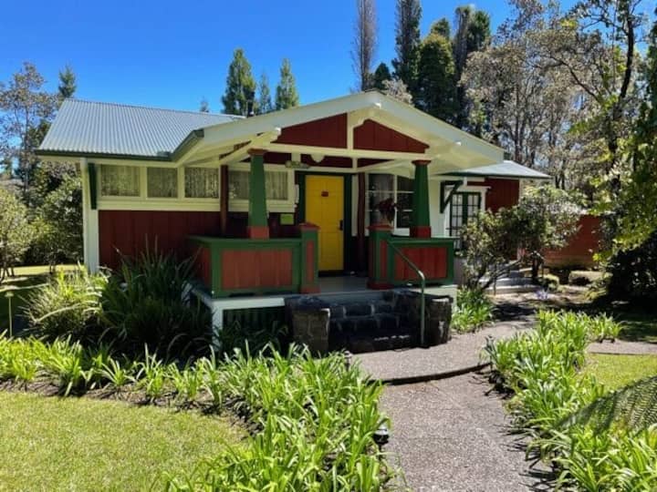 Volcano Village Historic Bungalow - Volcano, HI