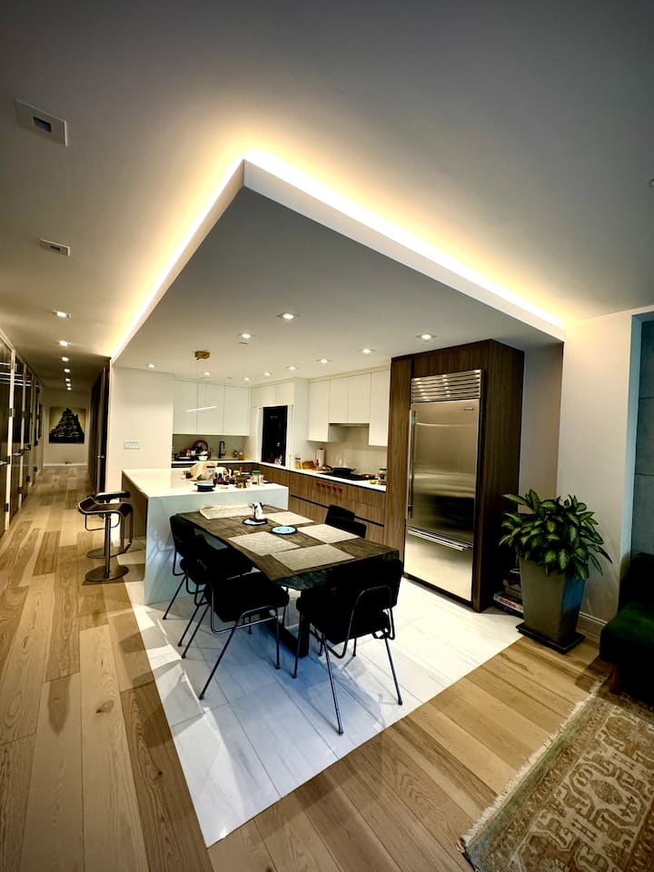 Luxury Room | 2 Min Central Park | Balcony - New York City