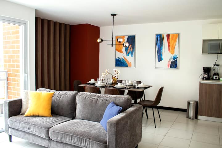 Apartamento Completo Para 8/ Fácil Acceso - Guatemala