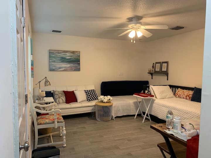 King Suit With Kitchen &Bathroom - 可可