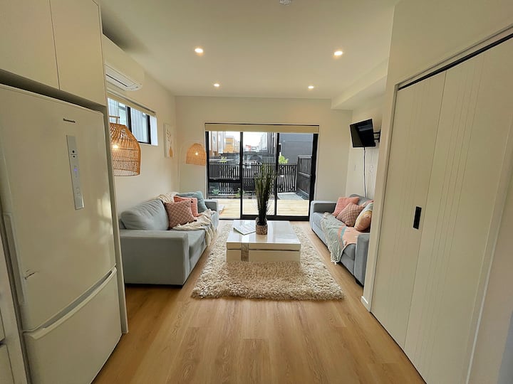 Modern Townhouse Sleeps 6 - Auckland
