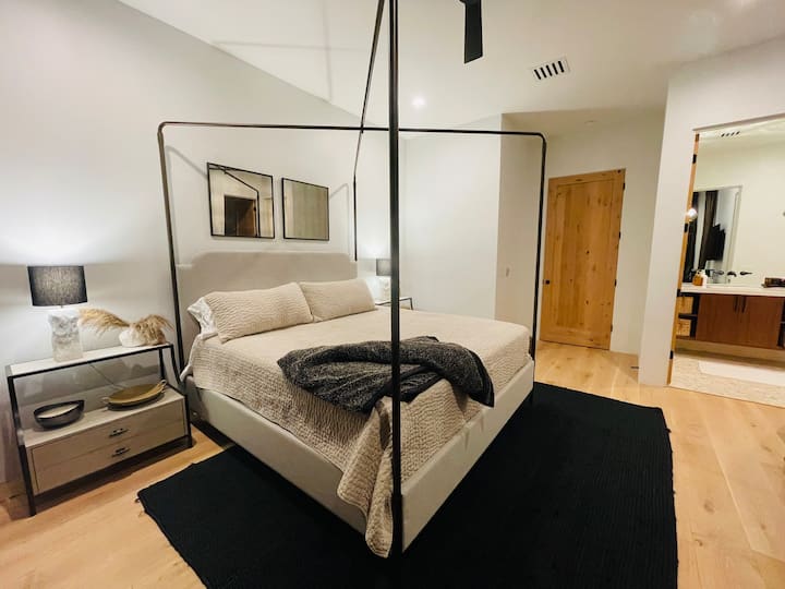 Luxurious King Suite In Gilbert. Kids Welcome! - Gilbert, AZ