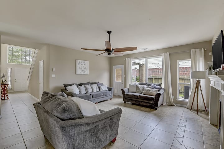 Heart Of Baytown/extendedstays/king Bed/pool Table - Baytown, TX