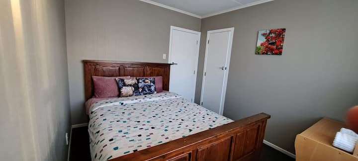 Friendly & Beautiful ! - Taranaki