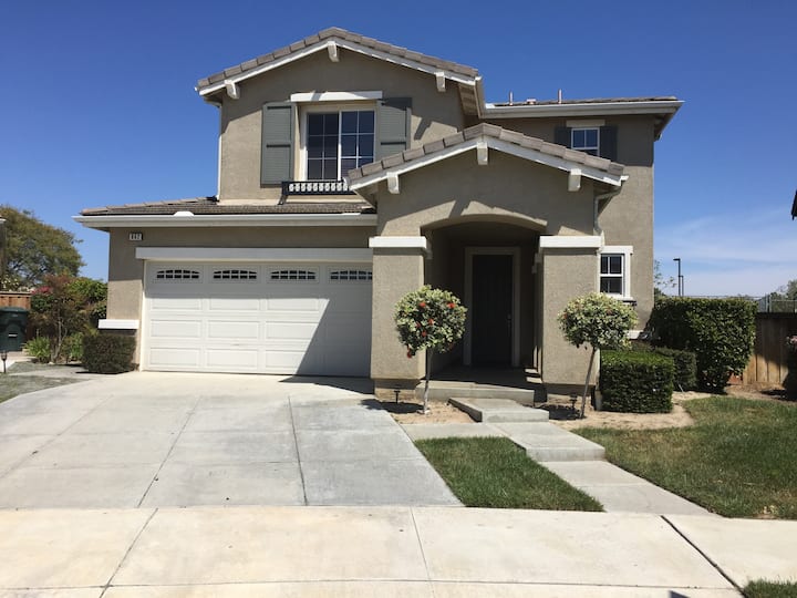 Beautiful Oxnard Home - Oxnard, CA