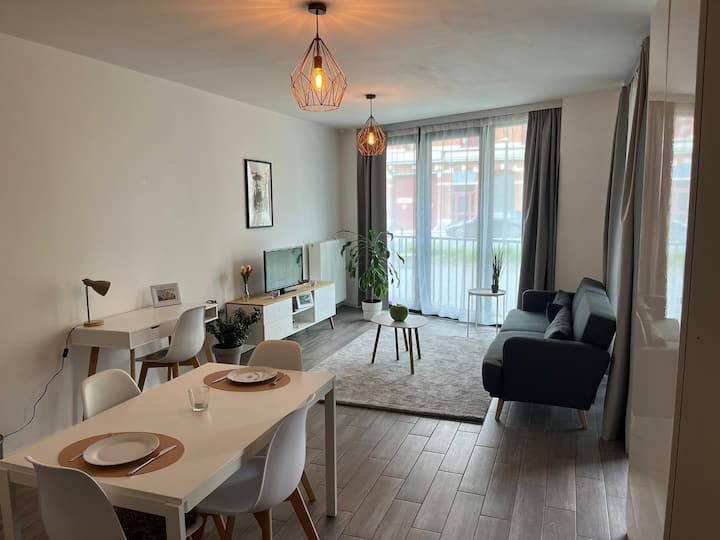 Ruime Studio, Terras En Parking - Antwerp