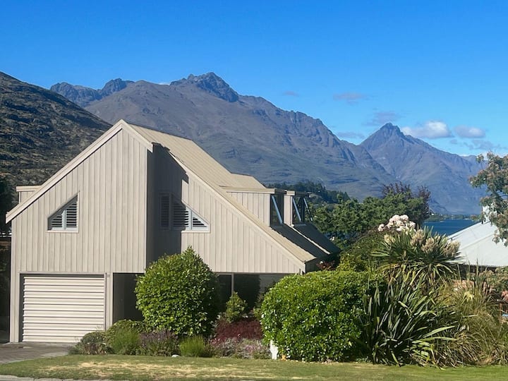 Stylish Lakehouse. Short Walk To Frankton Beach - Queenstown