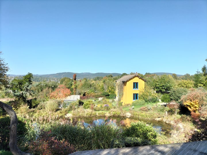 Cabane Au Bord D'un éTang - Meymac