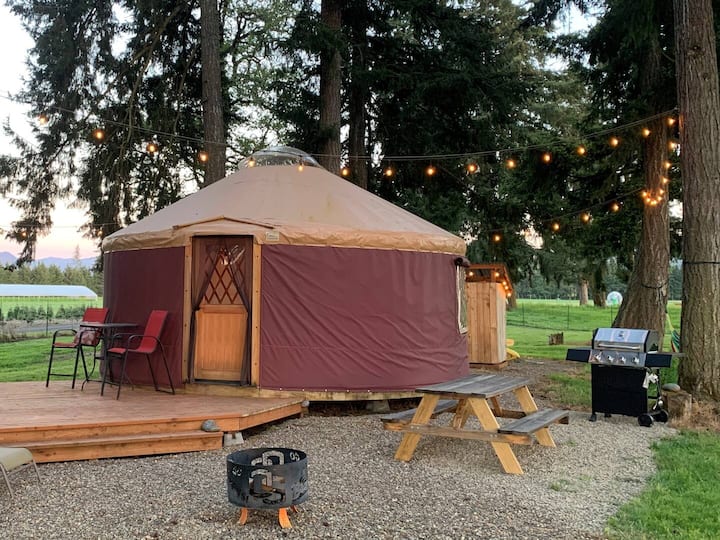 20' Yurt Getaway - Lowell, OR