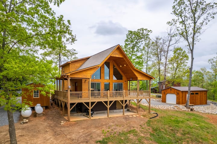 Charming 2 Bed 2 Bath Chalet - Murphy, NC