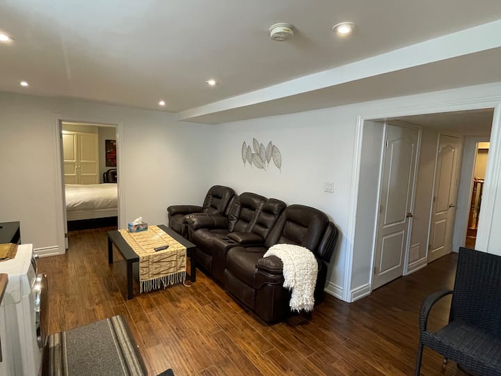 Spacious First Class Two Bedroom Basement - Milton