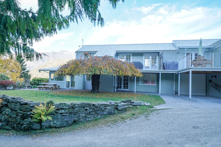Sauna, Mountain And Lake Views, 2 Bedroom - Queenstown