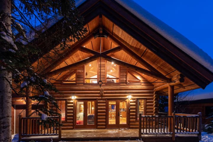 5 Bedroom Sleeps 14 People, Kicking Horse Mountain - Golden