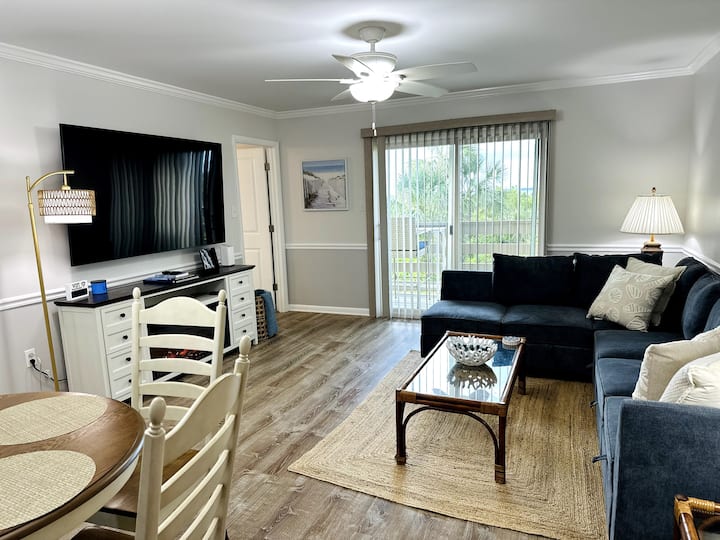 *Happy Hour Tybee*
19a
Relaxing Ocean Front - Tybee Island, GA