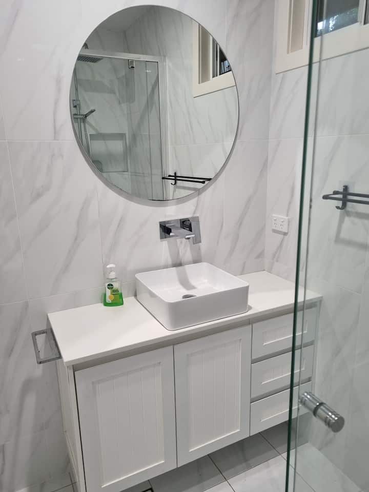 Room With Private Entrance In The Heart Of Coffs - Coffs Harbour