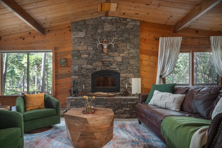 Cozy Cabin With Luxe Vibes In Blue Lake Springs - Arnold, CA