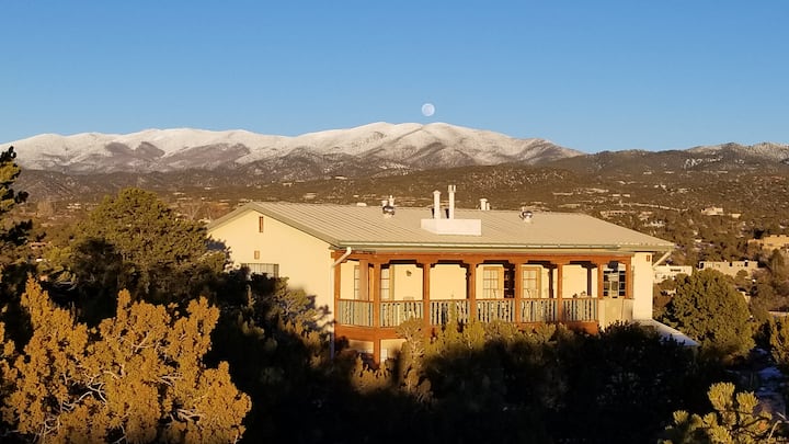 Mtn Views, Contemporary Decor, Close To The Plaza - Santa Fe, NM