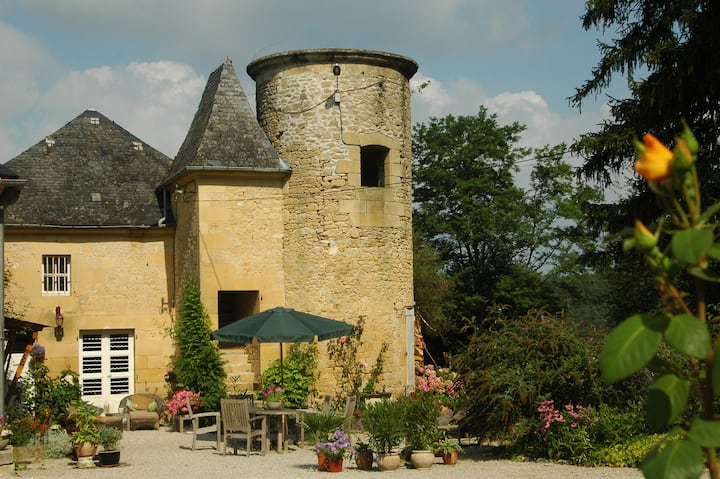 Gîte Dans Un Domaine Calme (Avec Piscine) - Montignac