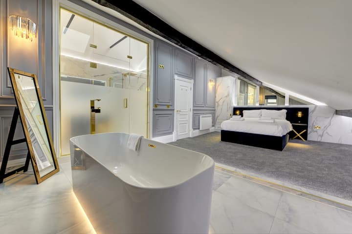 The Royal Enclosure - Blackpool