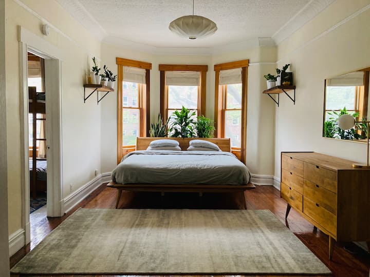 Charming Private Brownstone, Close To City & Park - Brooklyn, NY