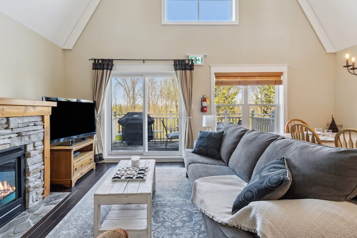 Snowbridge Getaway With Mountain Views - Collingwood