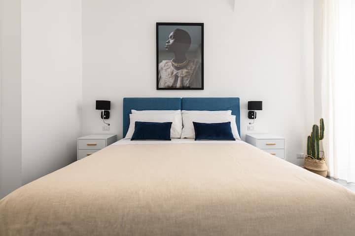 A New Silent Nest
Interno 9 - Naples