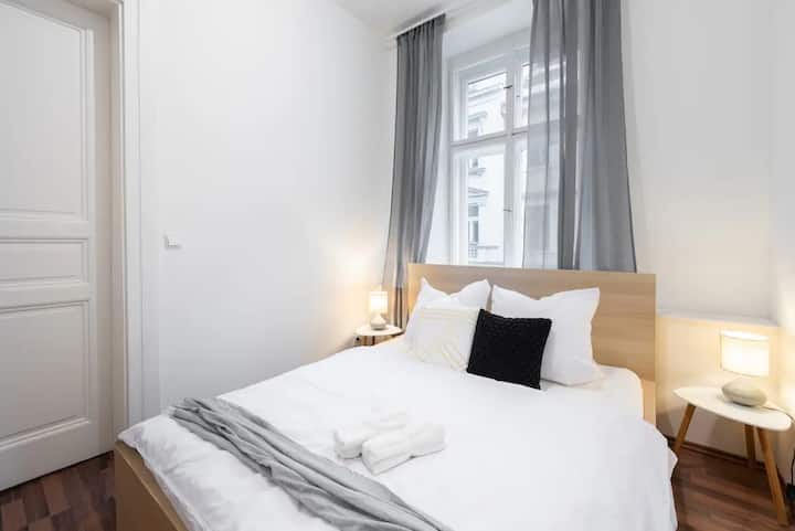 Metropolitan Prague Apt With Amenities - Prága