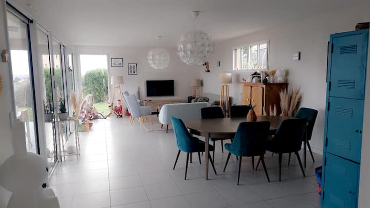 Maison 140m2- Piscine Et Jacuzzi - Blacé