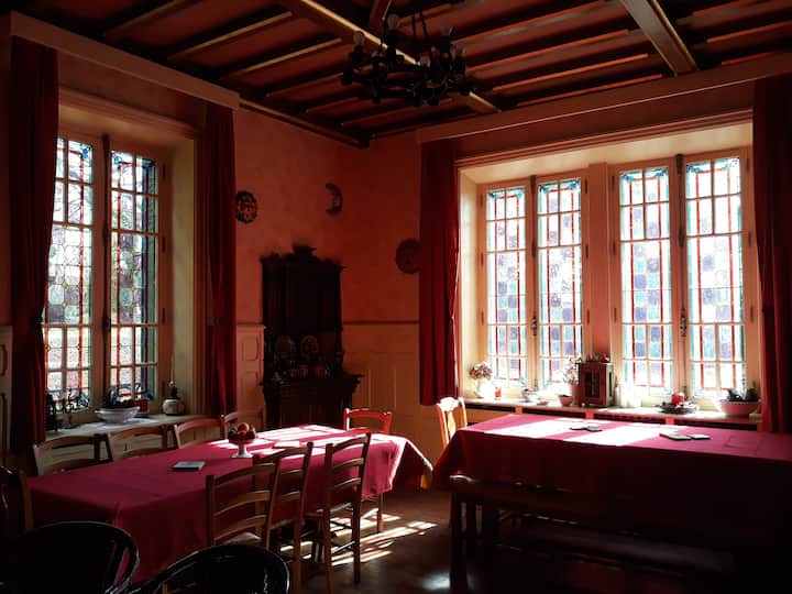 Chambre D'hôtes Château St Roch
Chambre La Bergère - Puy du Fou