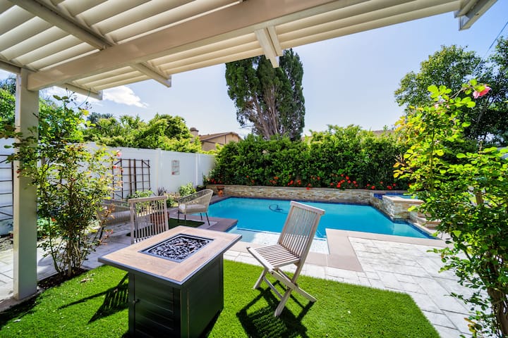 164 Cheerful Valencia Home W/ Pool - Santa Clarita, CA