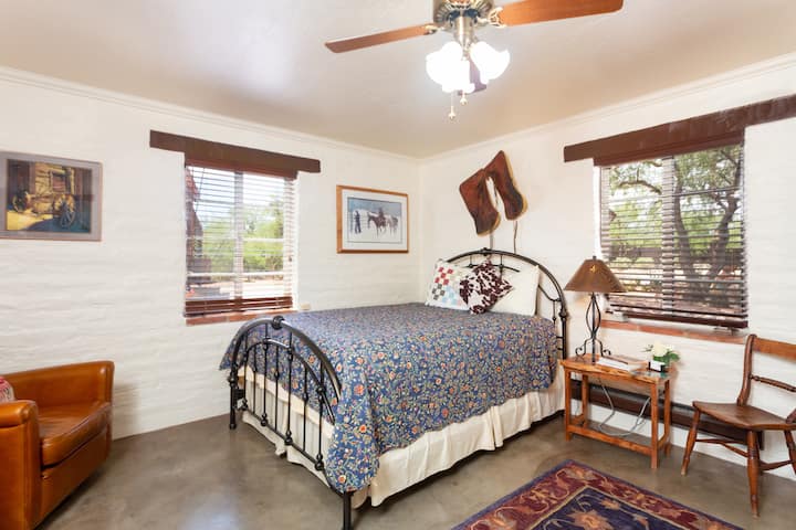 Valle Verde Ranch - Norms Studio - Tubac, AZ