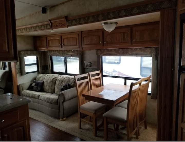36' Rv Camper - Simcoe