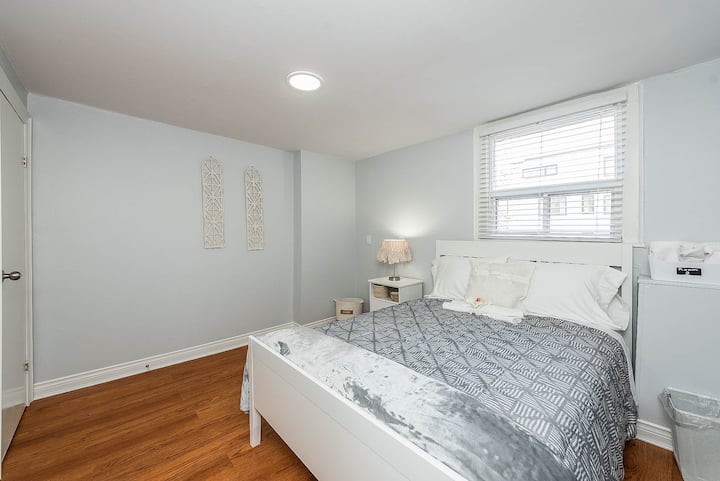 Relax Friends At 583 Tor, Ont Room 2 - Toronto