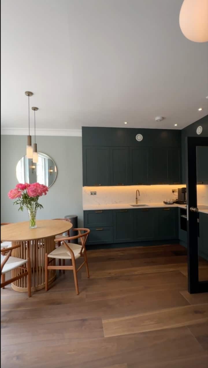 Soho Gem Vibrant London Hideaway - Central London