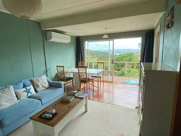 Splashing-tūi Cottage, Rocky Bay - Maraetai