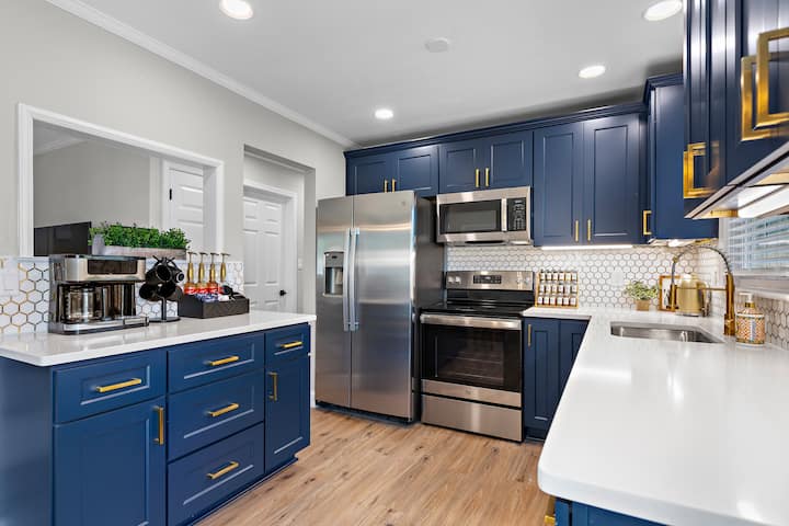 Renovated, Dogs Ok! Minutes From Hampton Hotspots! - Hampton, VA