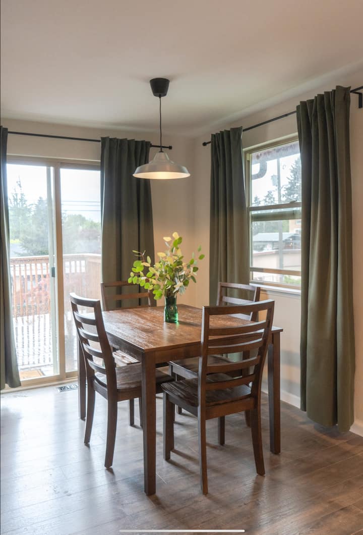 Cozy North-central Tacoma Home - Gig Harbor, WA
