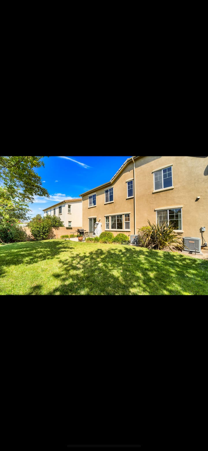 Single Family House - Fallbrook, CA