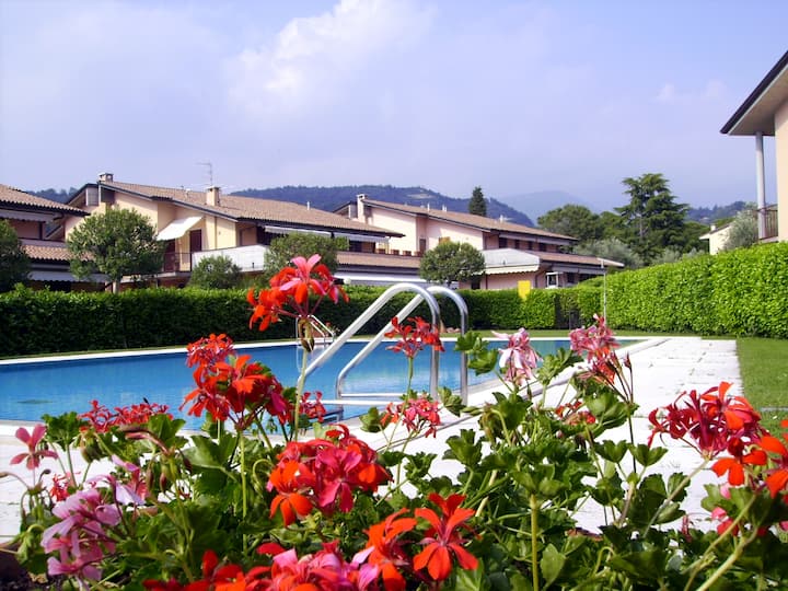 Piscina E Spazi Verdi - Garda