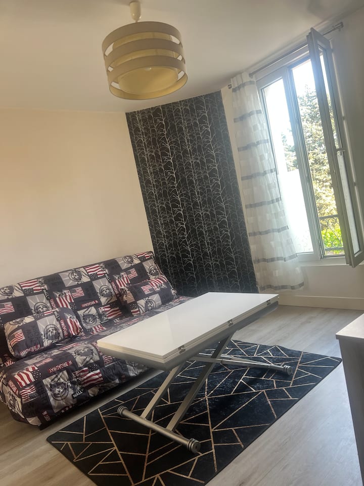Un Espace Moderne Et Lumineux - Arcueil