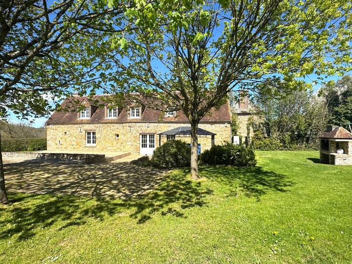Le Clos Des Pommiers Avec Salle Des Fêtes, 10-12 P - Orne