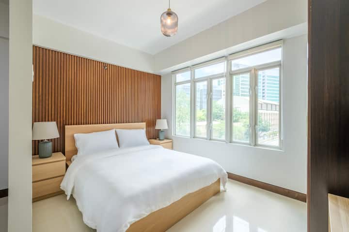 Modern Stylish Condo In Mckinley Wi-fi - Taguig