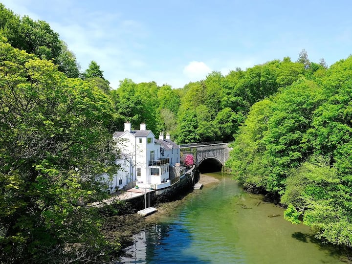 Waterside - Luxury Menai Bridge - Bangor