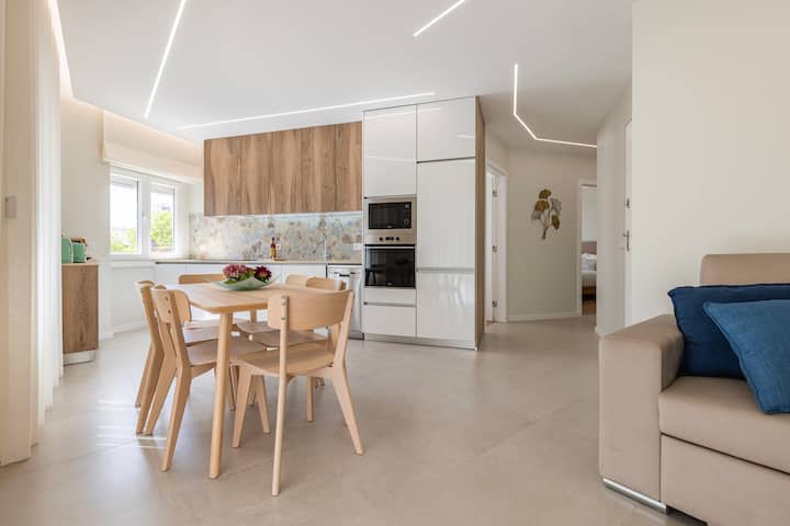 Stylish Apartment By The Metro - Loures