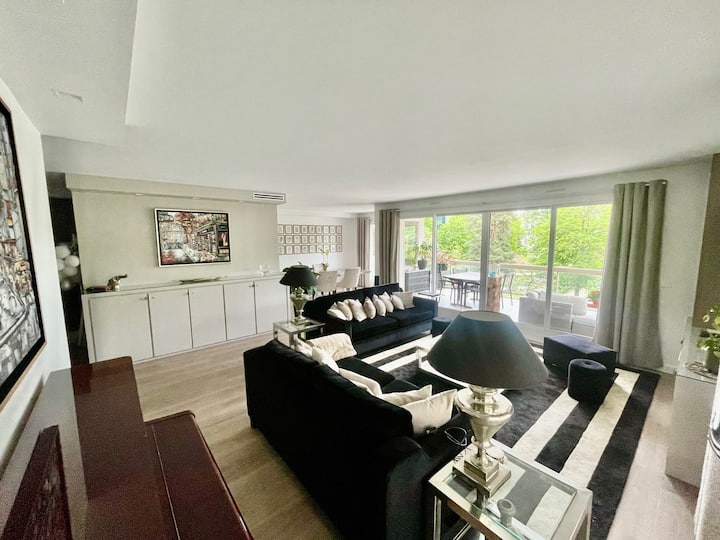 Grand Appartement Avec Terrasse Sur Parc - Paris - Levallois-Perret
