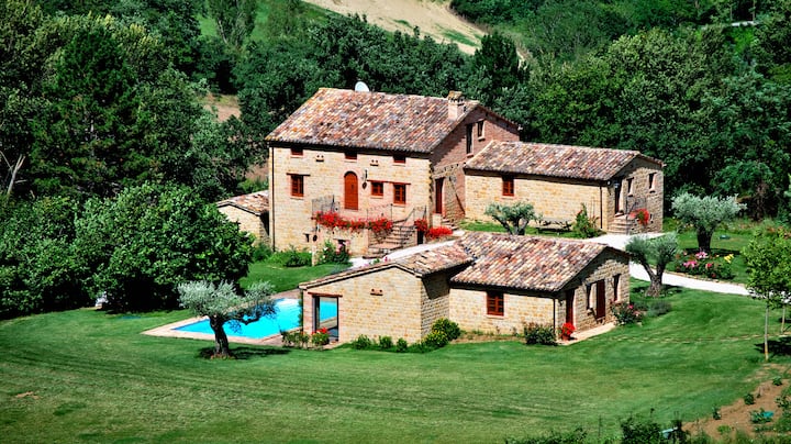 Agriturismo - Appartamento, Piscina, Sauna E Spa - Sarnano