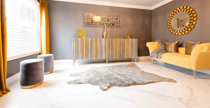 Luxx Touch Townhome - Miami Gardens, FL